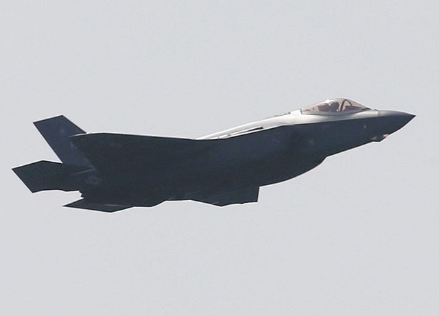 米軍ステルス戦闘機F35が「消えた」？ SNSで異例の情報募集…その後に命じた飛行停止：東京新聞デジタル