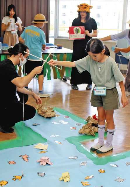 ゲームで英語に触れよう 川越で小学生向けキャンプ AETと会話や単語作成：東京新聞デジタル