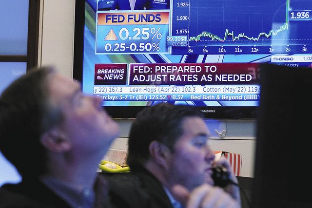 米FRBが2年ぶりにゼロ金利を解除 物価高騰対策を優先し0.25％利上げ 今年中にあと6回示唆：東京新聞デジタル