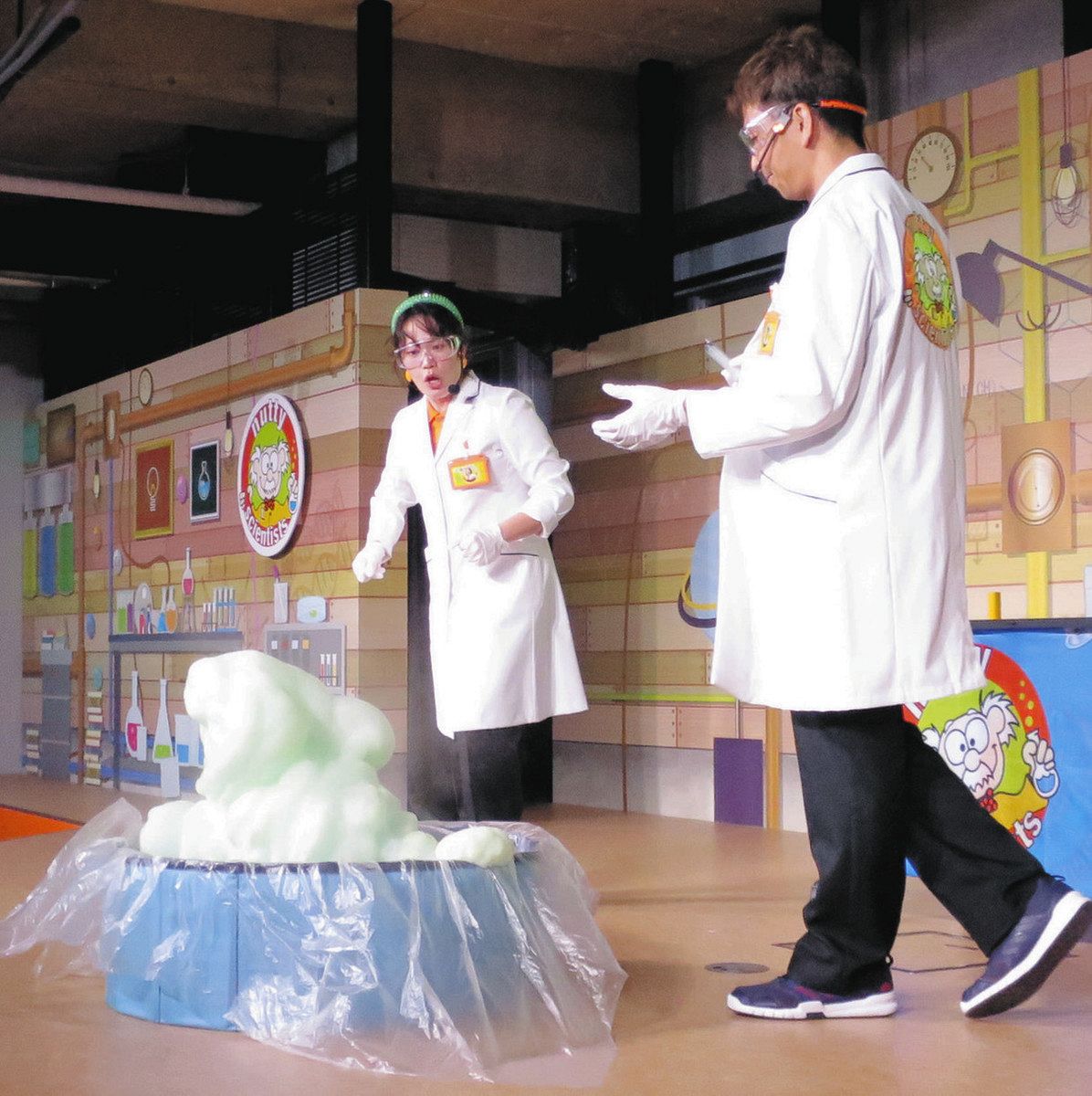 杉並の新しい科学館「IMAGINUS」オープン 旧校舎で民間運営 1日8回 わくわく実験ショー：東京新聞デジタル